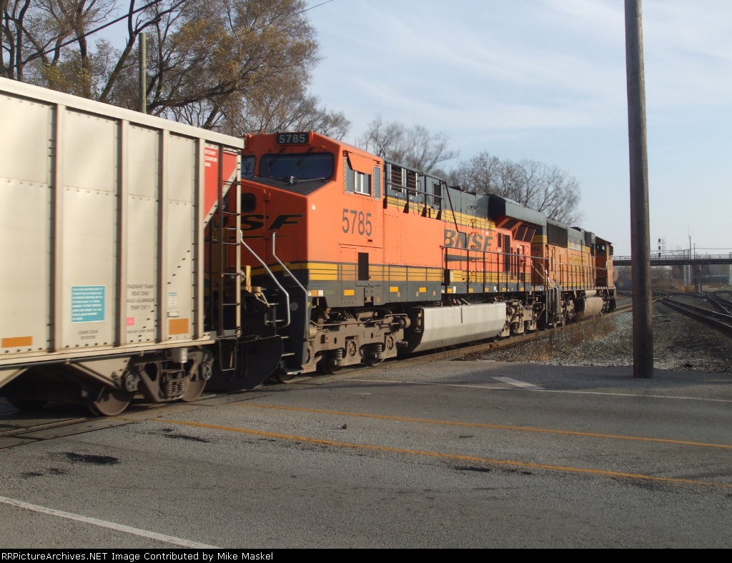 BNSF 9884